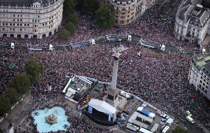 Γκρέμισαν τα τείχη τους οι Βρετανοί | SPORT24