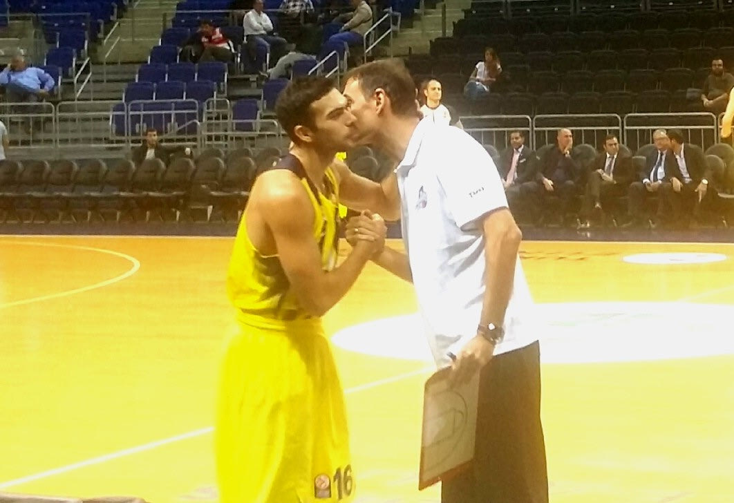 Ο Σλούκας νίκησε τον Μπαρτζώκα (Photos) | SPORT24