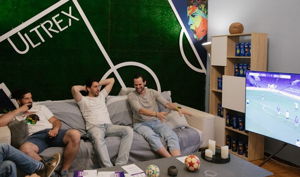 Είδαμε το Τσέλσι - Ρεάλ στο Σπίτι της 24 MEDIA με φόντο τον τελικό του ...