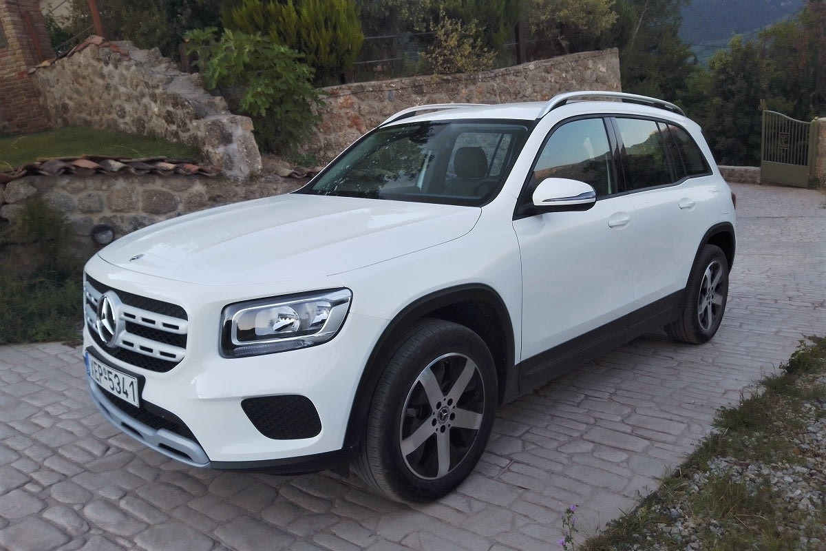 Οδηγούμε τη Mercedes GLB 200 | SPORT24