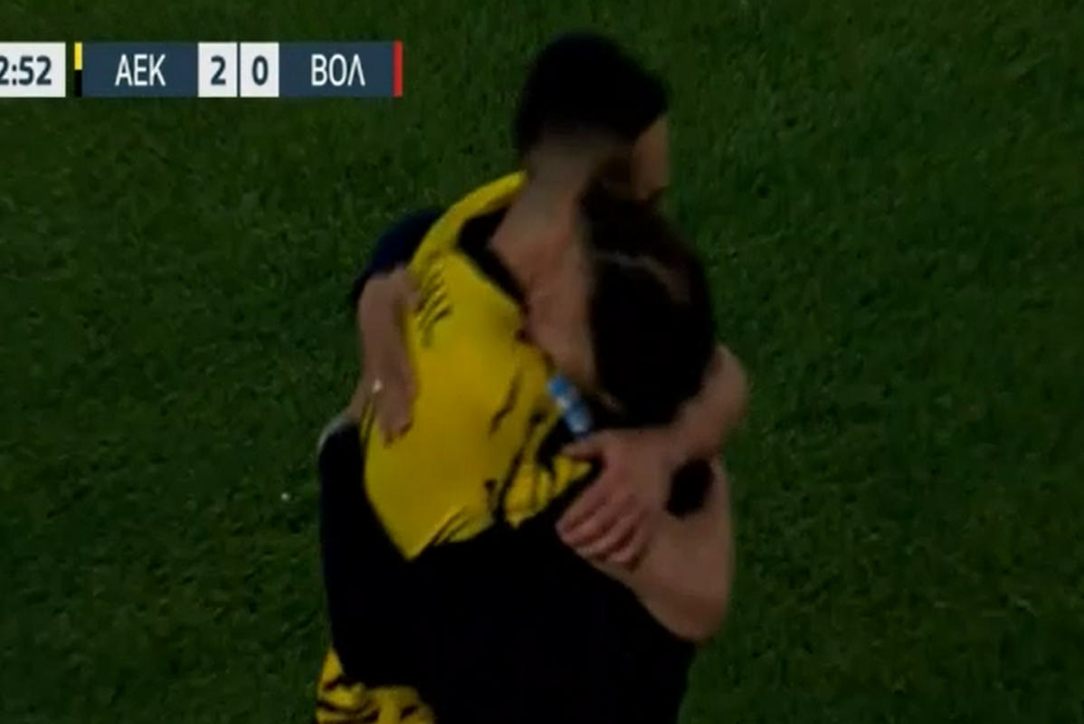 Το 2-0 της ΑΕΚ με τον Γκατσίνοβιτς και ο πανηγυρισμός του μαζί με τον ...