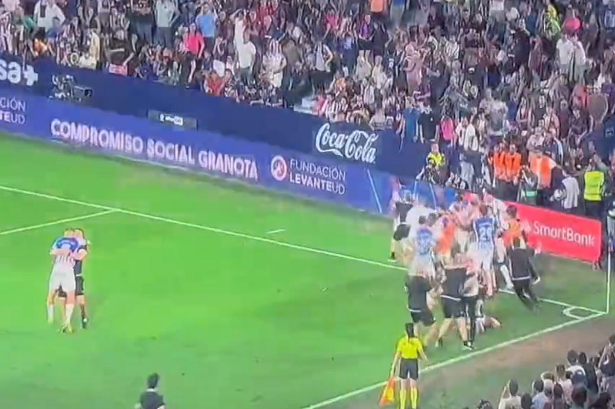 Η Αλαβές η τρίτη ομάδα που προβιβάστηκε στη La Liga με γκολ του ...