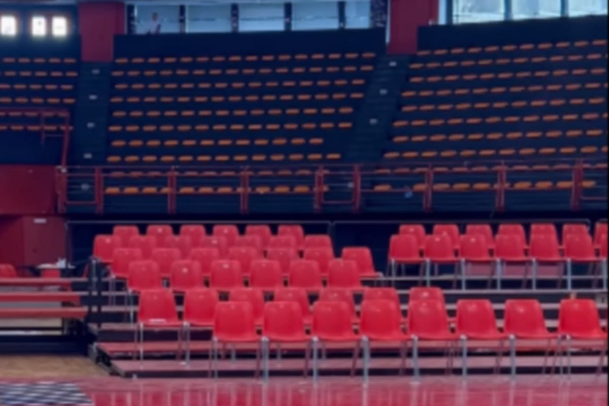 Φωτογραφίες και VIDEO από το ΣΕΦ - Μεγαλώνουν οι court side baseline ...