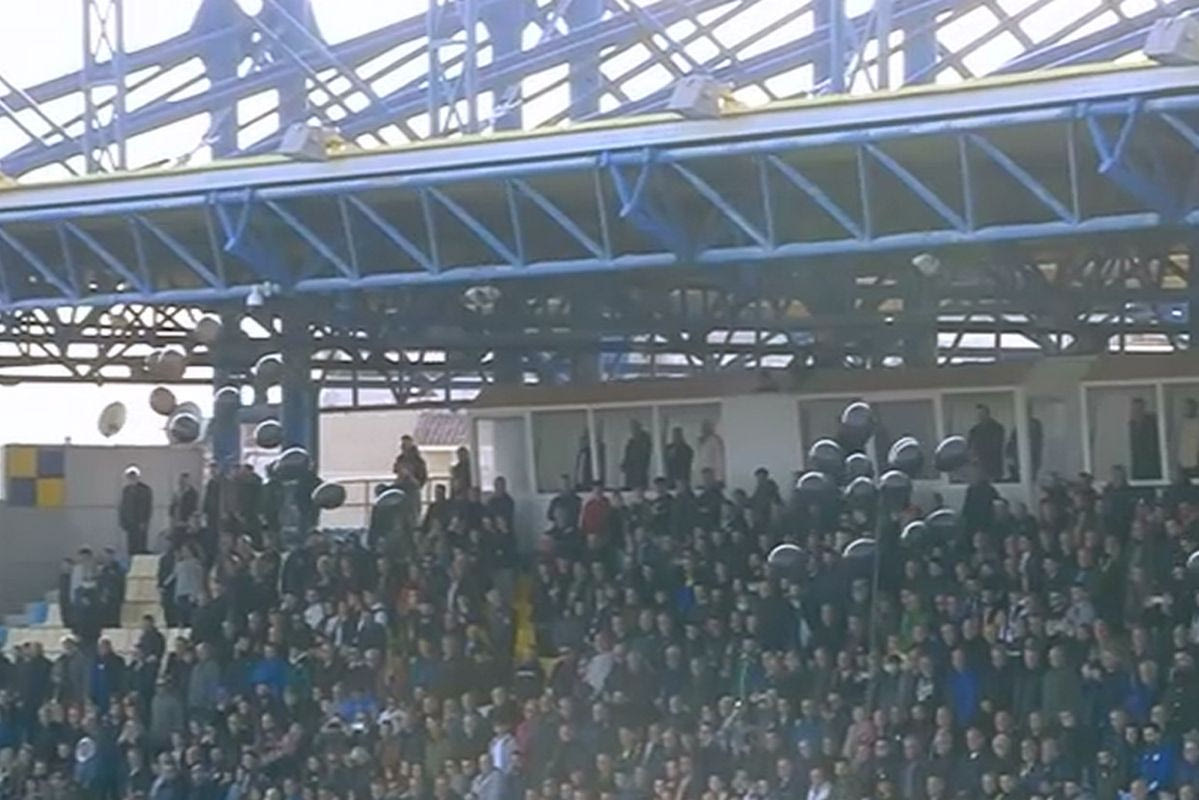 Ενός λεπτού σιγή και μαύρα μπαλόνια για την τραγωδία στα Τέμπη στο ...