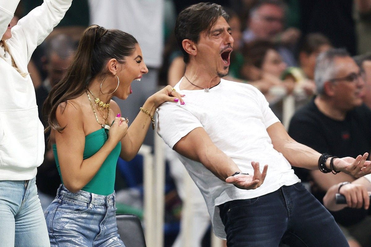 Από την αγωνία, στους έξαλλους πανηγυρισμούς και τη λύτρωση η κόρη του ...