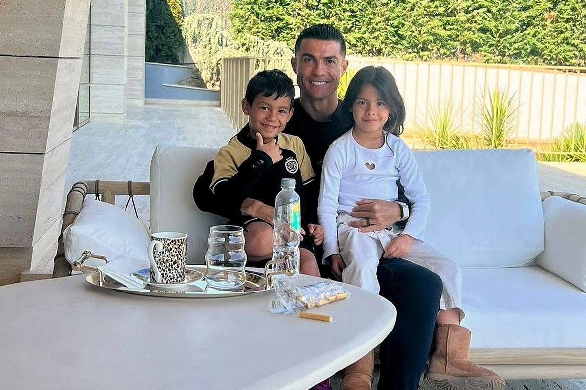 Ο Κριστιάνο Ρονάλντο γιορτάζει τα γενέθλια των διδύμων παιδιών του ...
