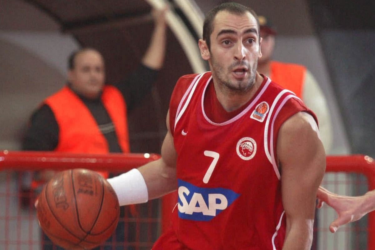 Ο Καλαμπόκης, οι Κατσιμιχαίοι και οι... κουκούλες | SPORT24