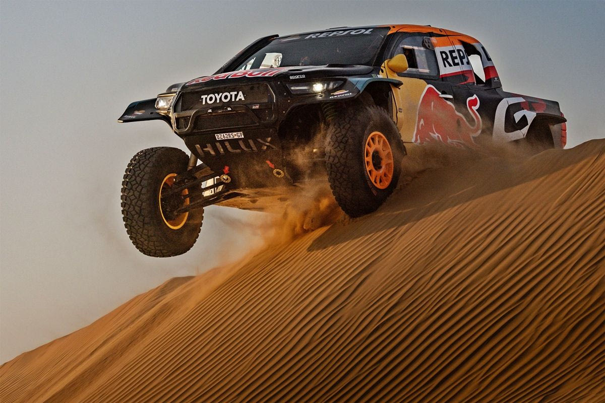 Με βλέψεις για νίκη και 6 αυτοκίνητα η Toyota Gazoo Racing στο Dakar ...