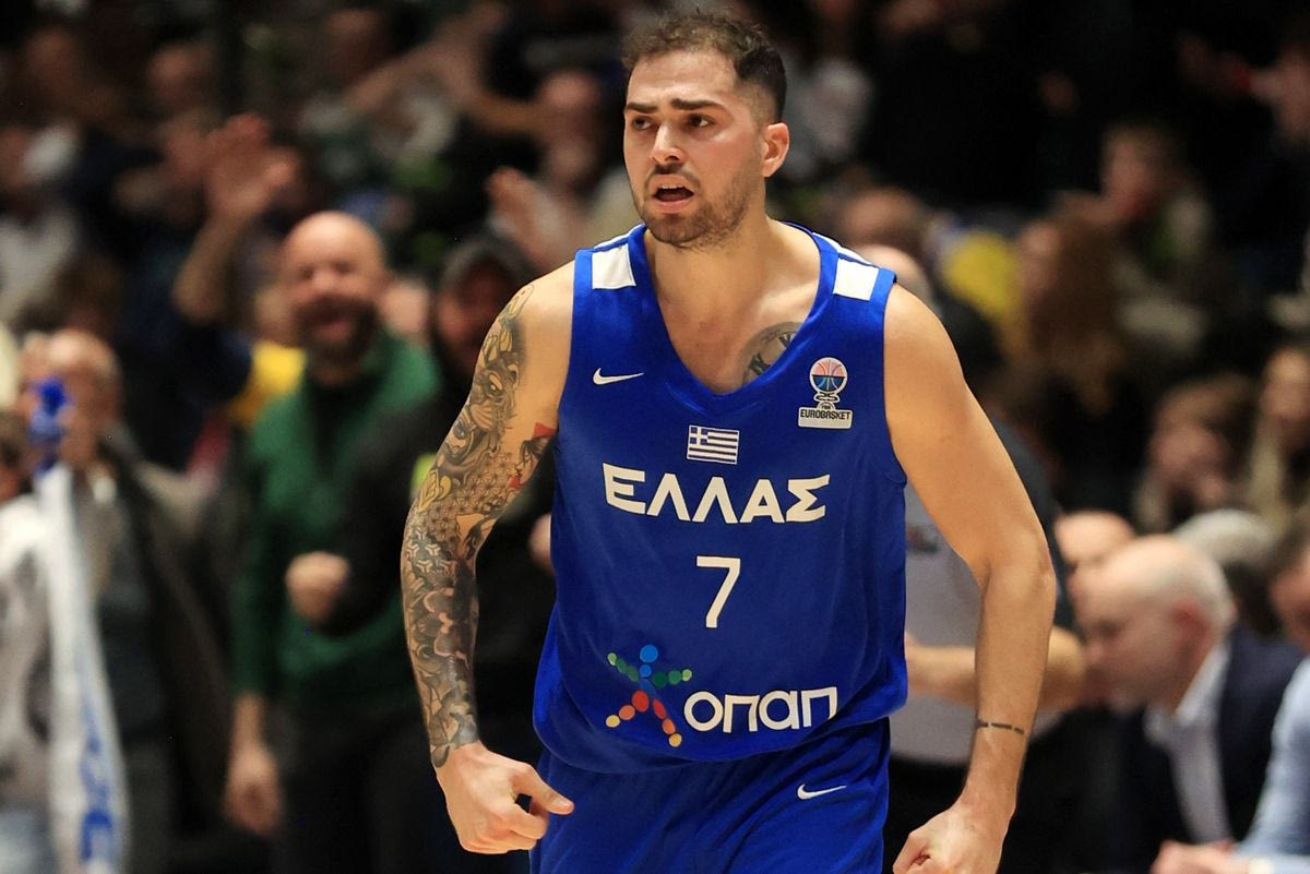 Ο Βασίλης με το 7, ο Τολιόπουλος το παιδί του Σπανούλη και οι δυο "Παπ ...