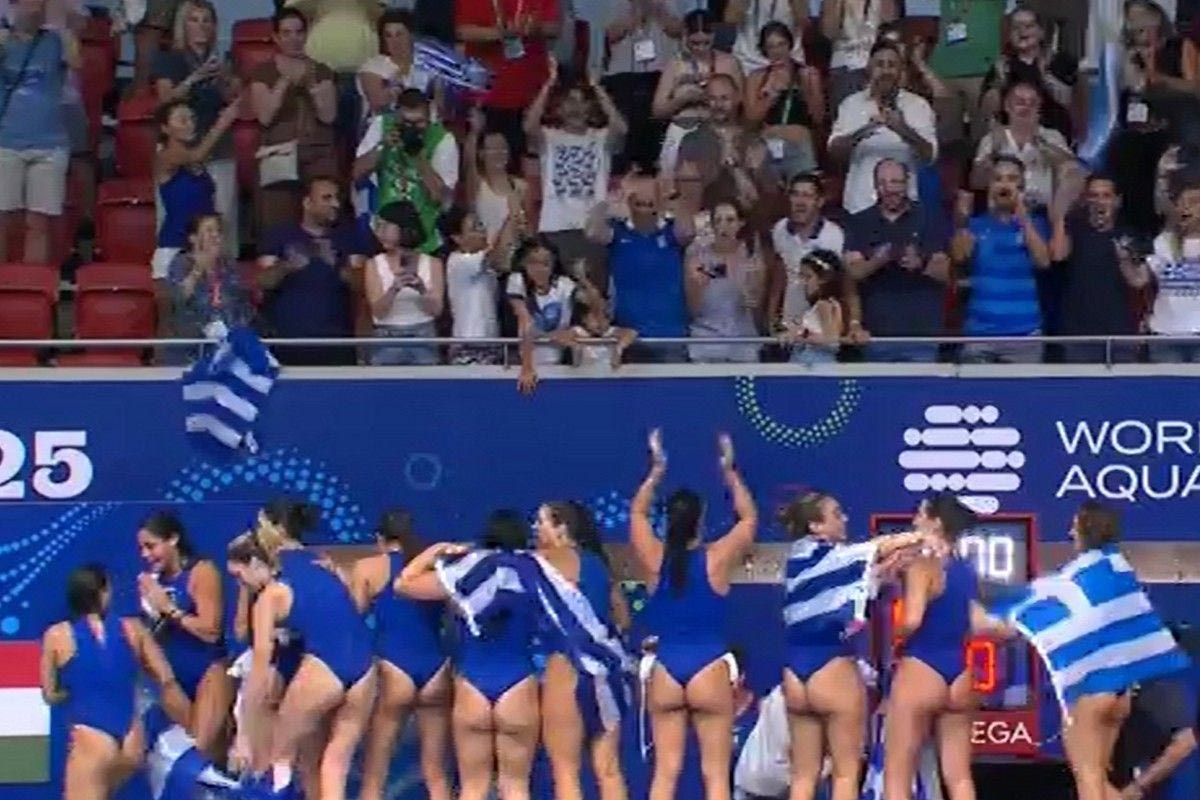 Εθνική πόλο γυναικών: Ένα με τον κόσμο οι παγκόσμιες πρωταθλήτριες ...