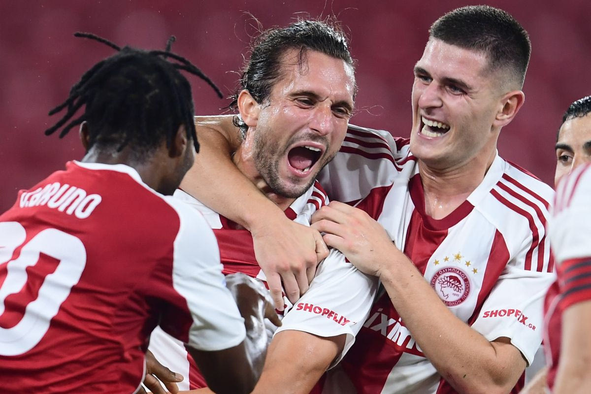 Ολυμπιακός - Αστέρας Τρίπολης AKTOR 2-0: Με τηλεκατευθυνόμενη βολίδα, ο Γιαζίτζι γκρέμισε το ...