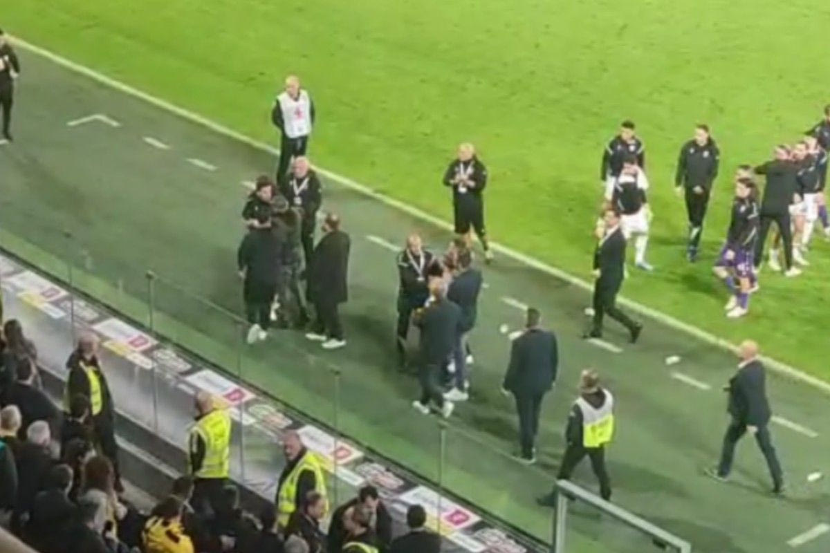 ΑΕΚ - ΠΑΟΚ: Ένταση Μιχαηλίδη με ball boy έπειτα από το ντέρμπι των ...