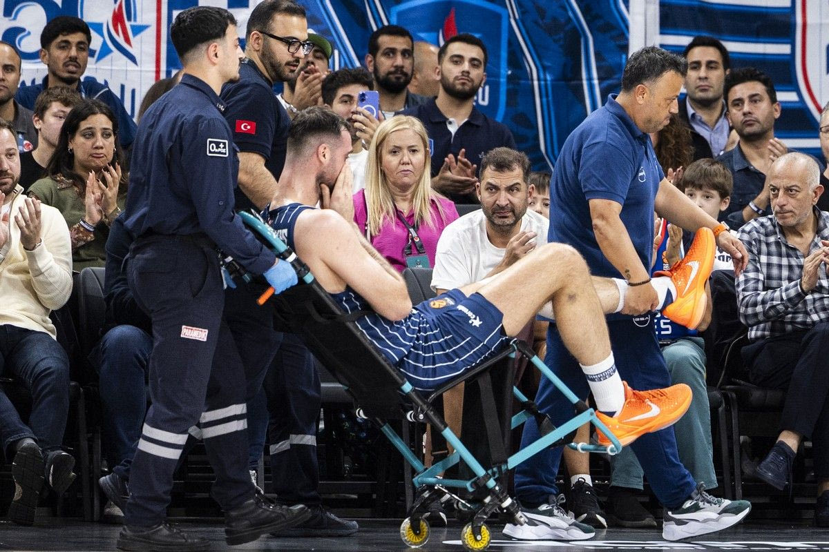 Συγκλονιστική φωτογραφία: Τα παγωμένα βλέμματα των φίλων της Εφές ...