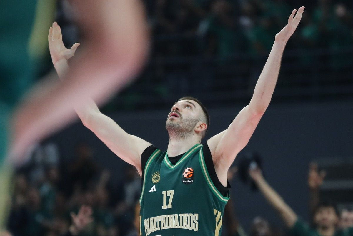 Ο Νίκος Ρογκαβόπουλος έκανε με 12 τρίποντα ρεκόρ στην ιστορία της 1ης ...