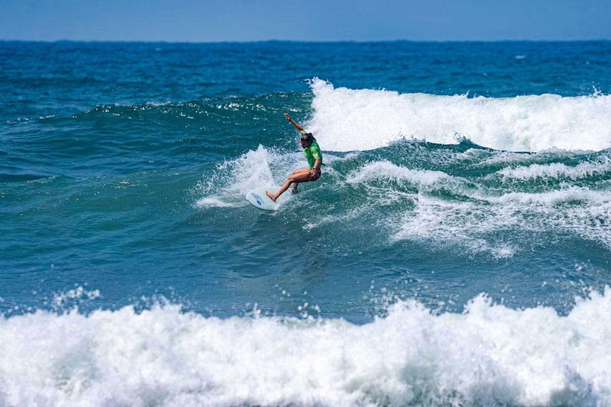 Aλεξάνδρα Κόλλα: Surfer, bodybuilder αλλά και καθηγήτρια Πανεπιστημίου ...