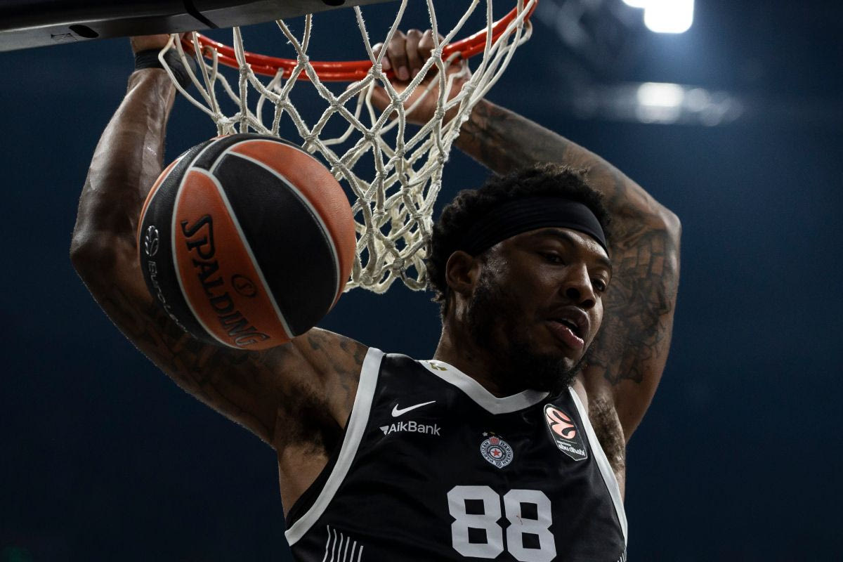 Ολυμπιακός, Ταϊρίκ Τζόουνς: Αυτή είναι η ώρα άφιξης του Αμερικανού σέντερ