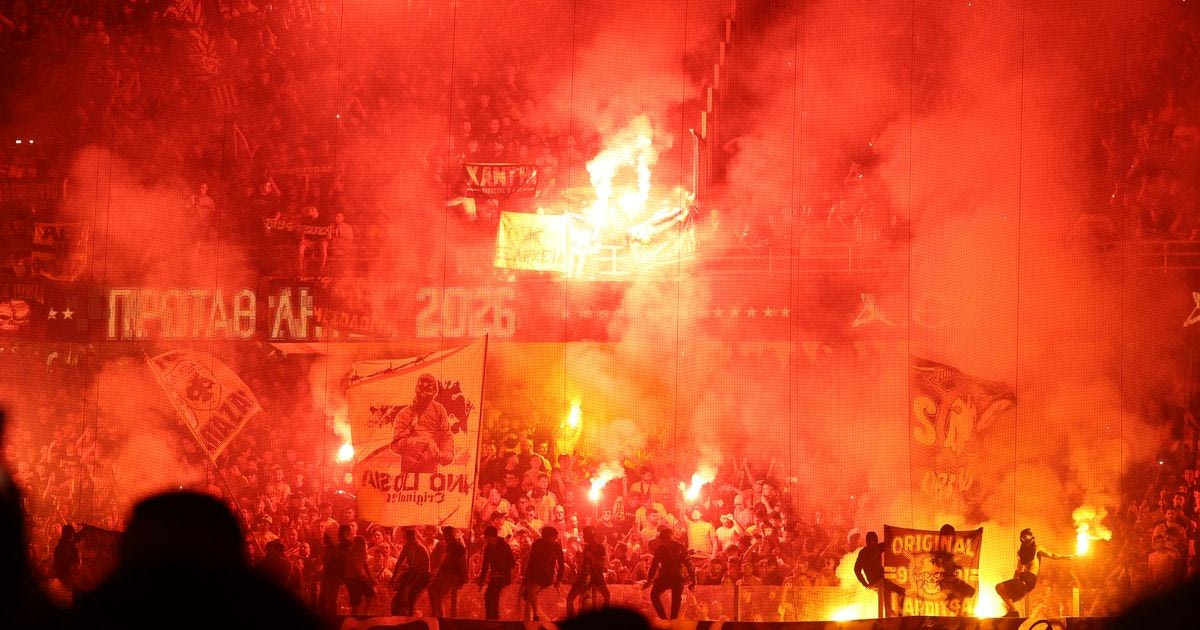 AEK: Το σύνθημα των οπαδών της Ένωσης για τον Βαγγέλη Μαρινάκη πριν την ...